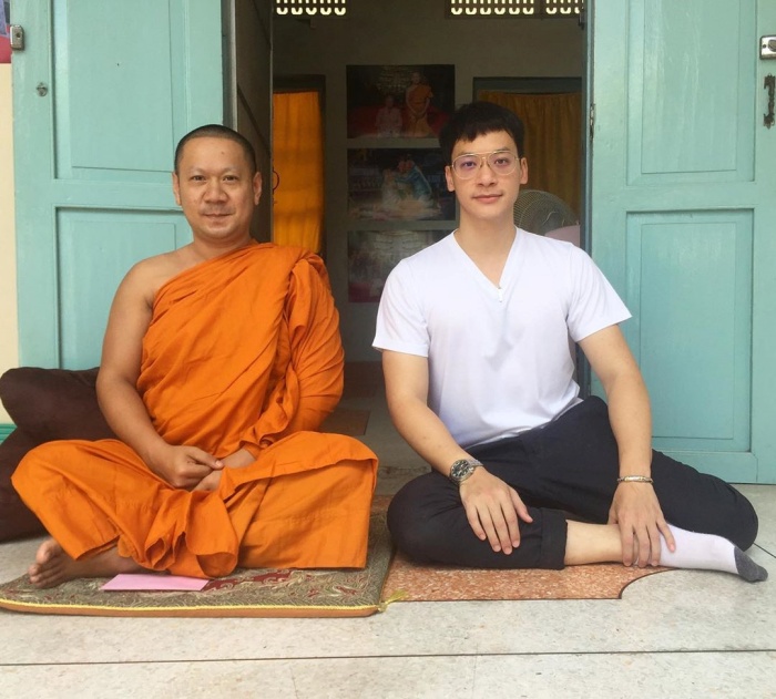 บี้ เดอะสตาร์ ลาวงการไปเป็นเด็กวัด ใช้ชีวิตเรียบง่ายเเละมีความสุข | พลังจิต